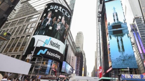 SpaceX recule en Bourse après son envolée historique à Wall Street ...